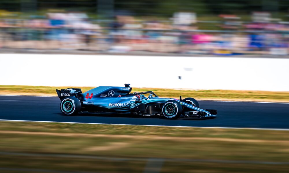 Lewis Hamilton wins seventh British GP despite puncture on last lap